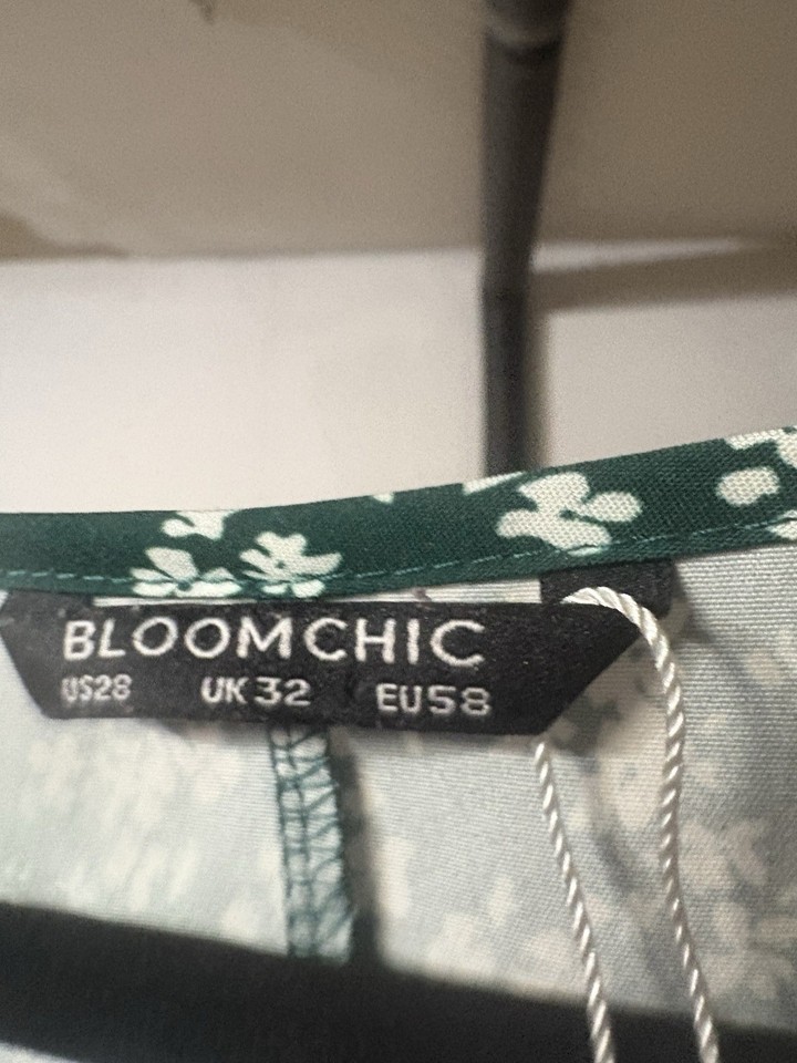 Bloom Chic Women’s Blouse Size 28 Green Floral Peasant | eBay