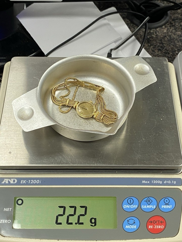 VTG 750/18K Omega Oval Quartz Watch 1450 | eBay