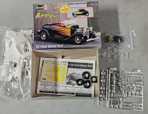 Revell Amigo Pack 32 Ford Street Rod Model Kit 85-6685 Complete 1:24 ...