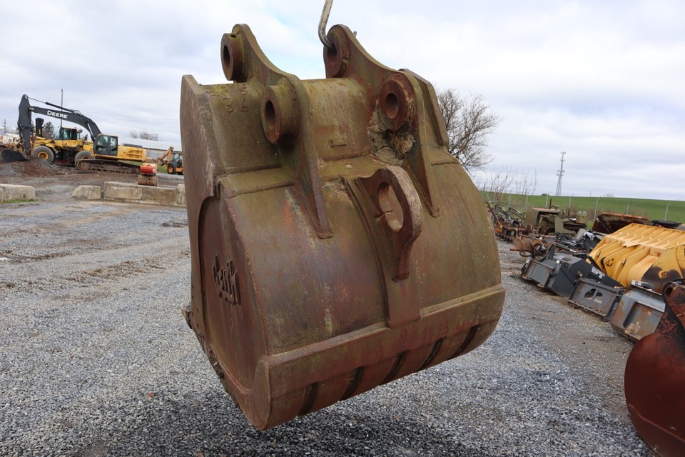 36" Geith Excavator Bucket; 80 mm Pins; Fits: Cat, Case, Deere, Hitachi ...