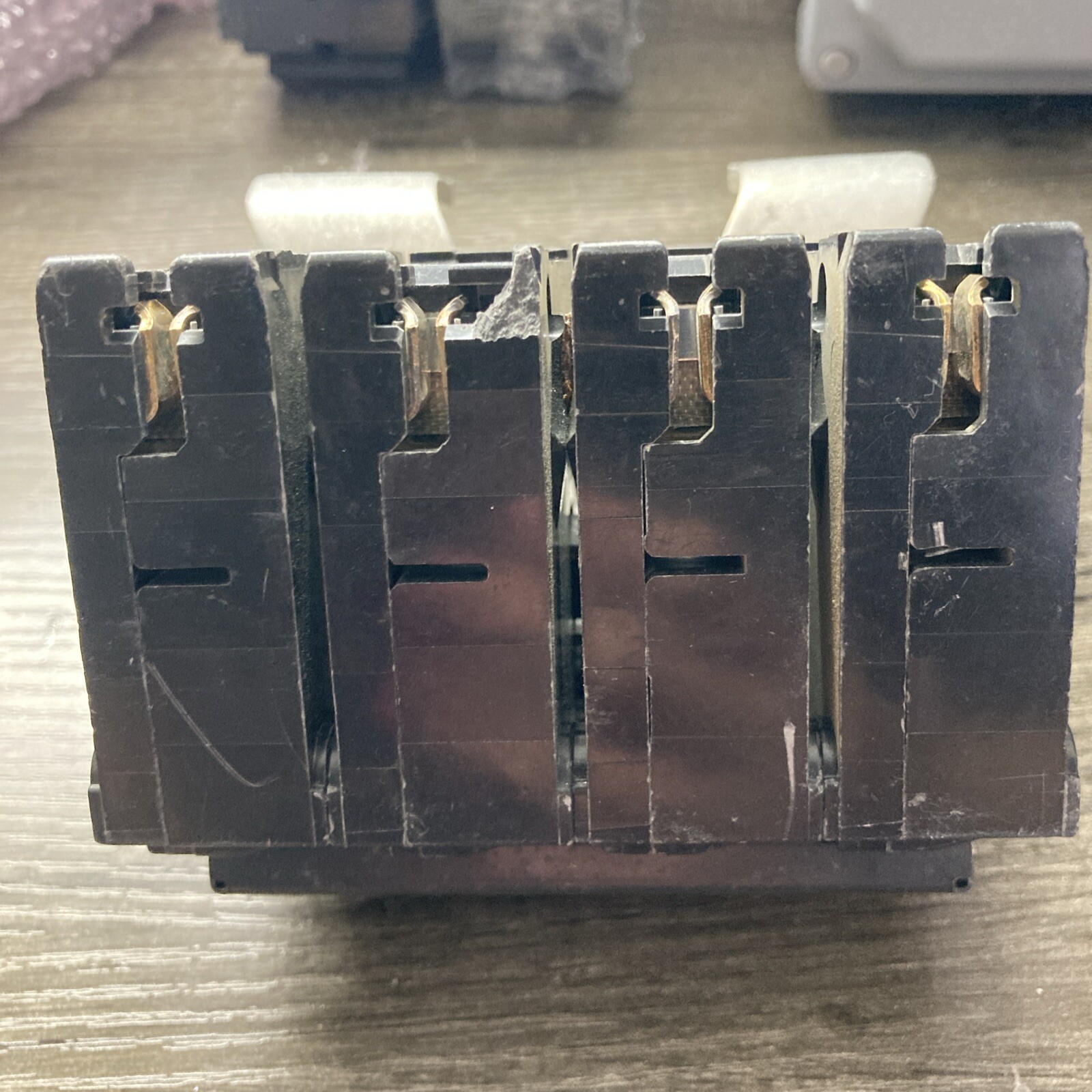 SIEMENS EQ9685 4 Pole 200 AMP Type EQ EQ-P Main Circuit Breaker Minor ...