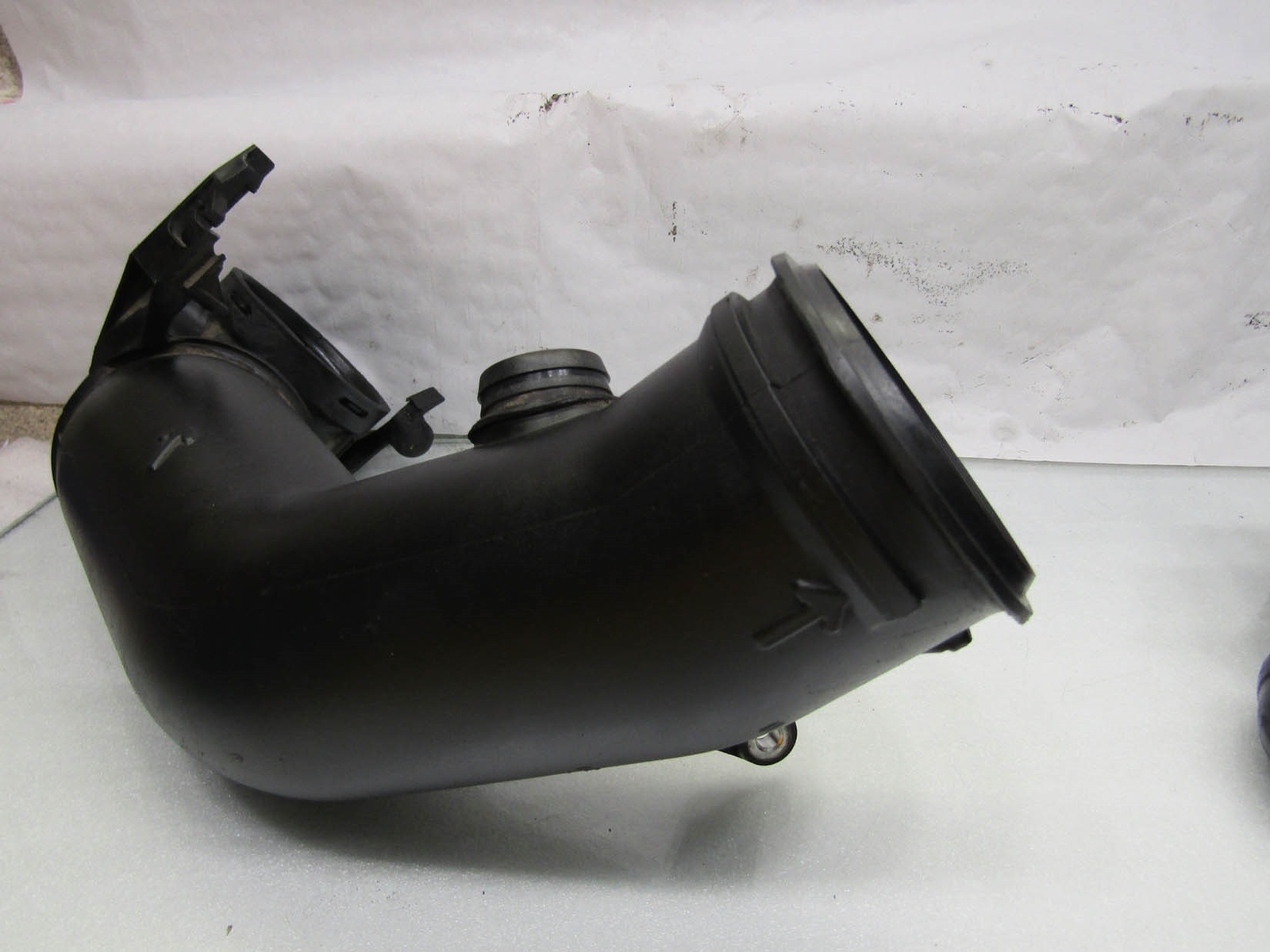 Mercedes E Class 98-00 2.4 V6 M112 E240 air intake inlet pipe hose ...