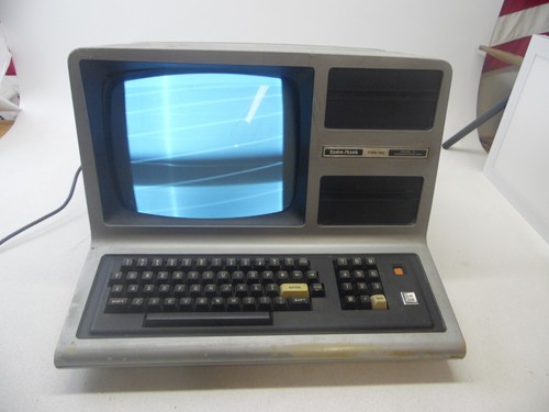 VINTAGE RADIO SHACK TRS-80 COMPUTER MODEL III POWERS ON | eBay