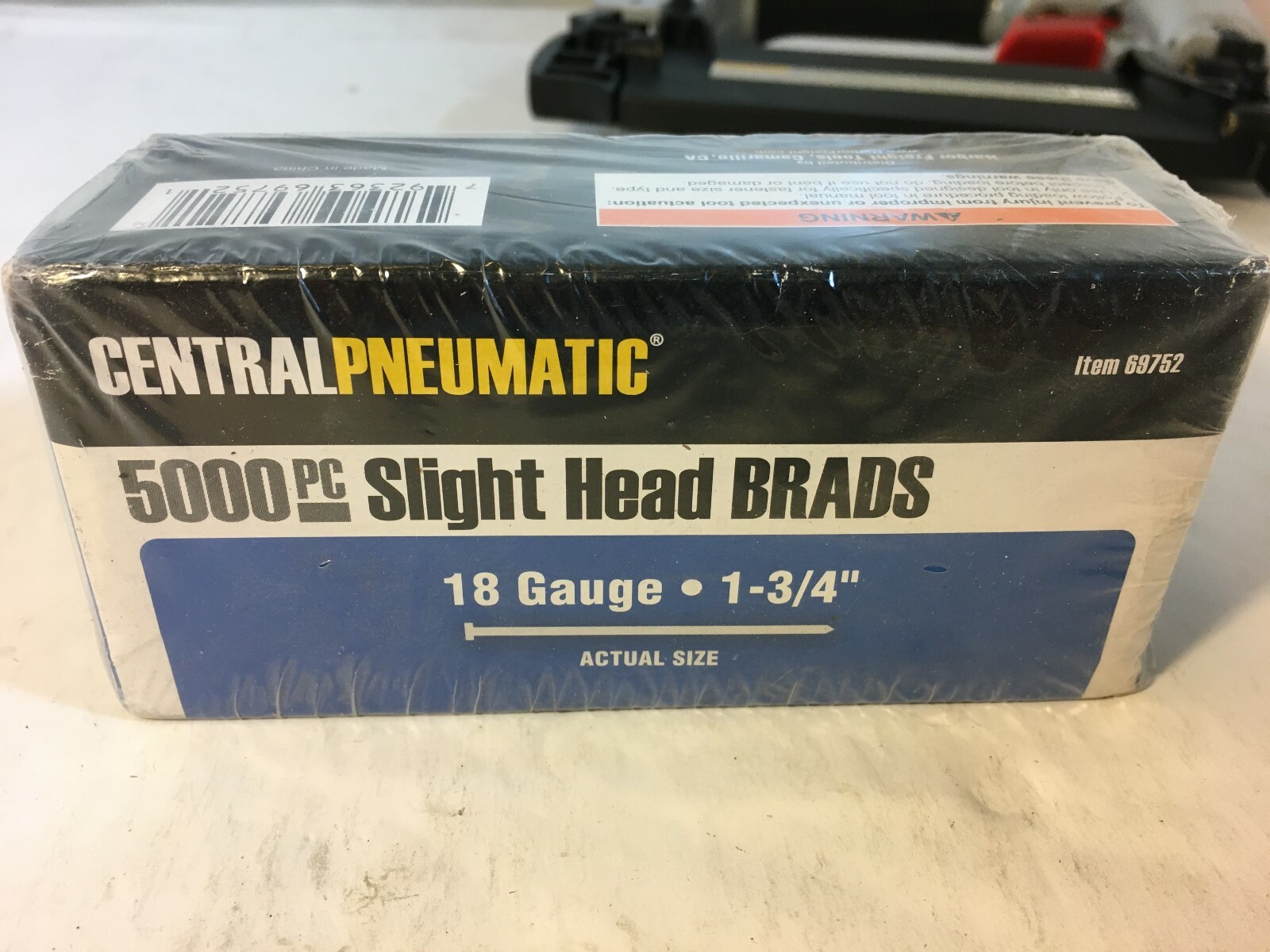 Central Pneumatic 18 Gauge Brad Nailer 68021 with 5000 Slight Head ...