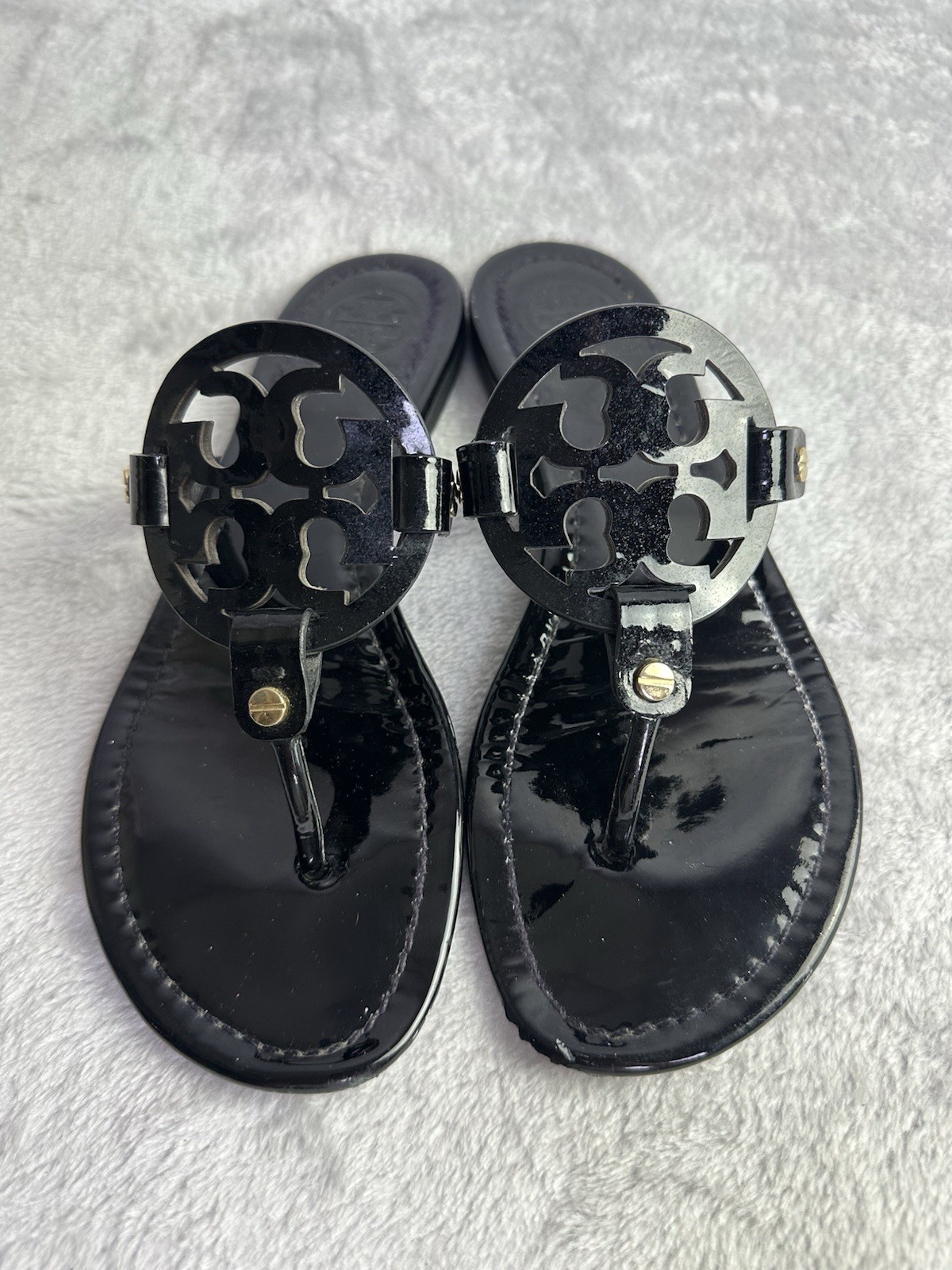 Tory Burch Miller Patent Leather Thong Logo Sandals S… - Gem