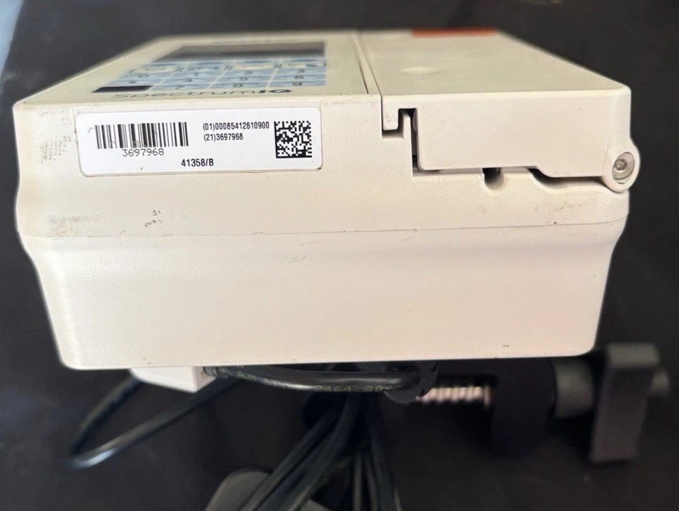 Baxter Sigma Spectrum IQ Pump w AC Power Supply & New Battery ...