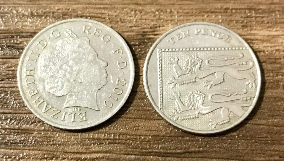 CLOSE UP MAGIC 10 PENCE SPLIT COIN / 10p SPLIT COIN MAGIC TRICK COIN ...