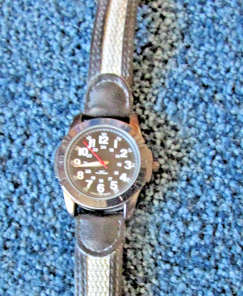 Lot Of 4 Womans & Mens Quartz Watches Casio, FMD, Lorus (Minnie Mouse ...