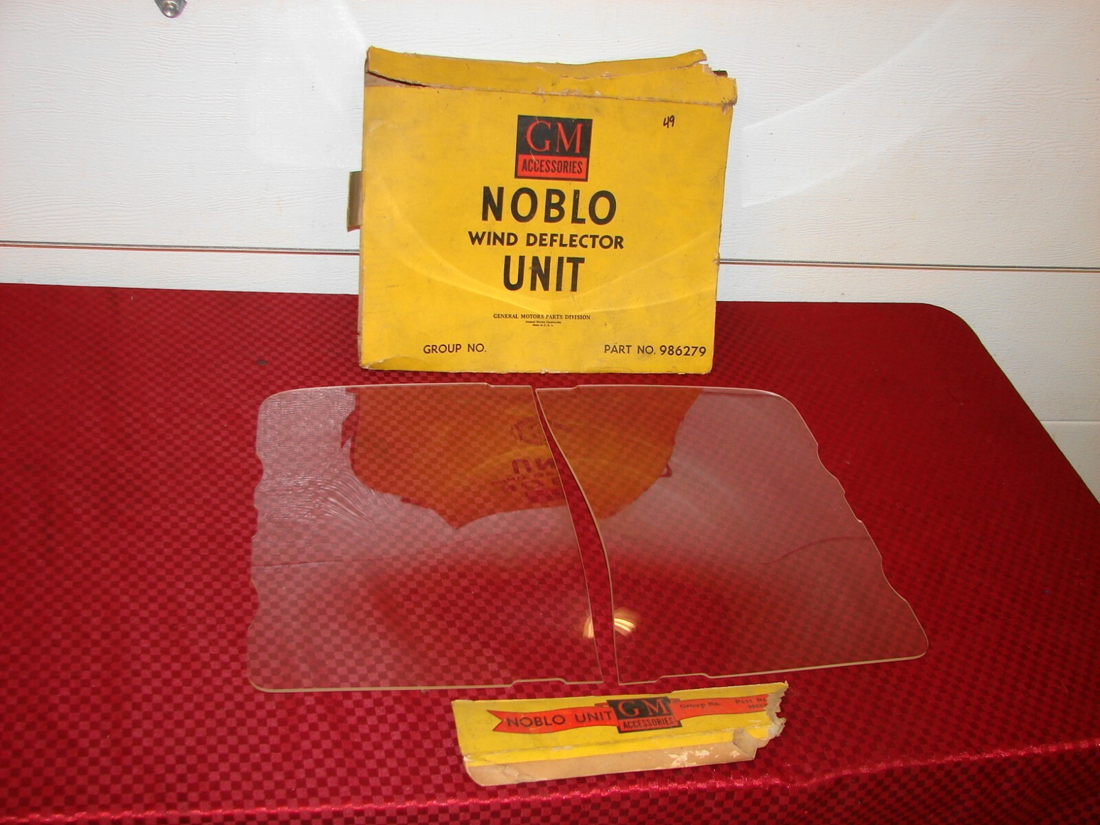 49 50 51 52 CHEVROLET PONTIAC 2 DR SEDAN NOS NOBLO GM ACCESSORY WIND ...