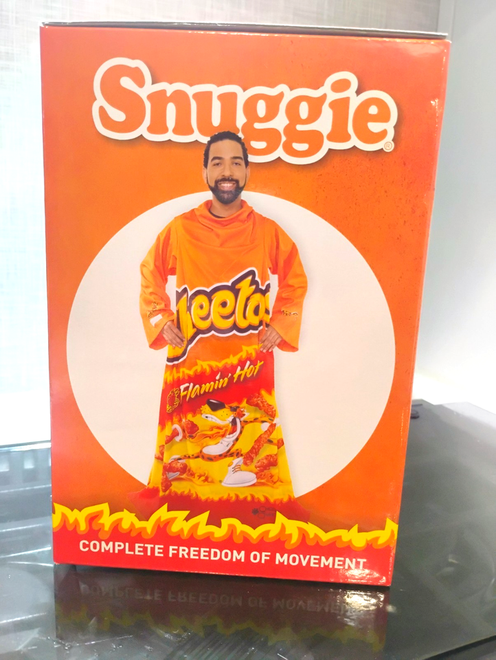 Snuggie Cheetos Blanket Sleeves Fleece 71 x 54" NEW SEALED w/tag📦SHIPS ...