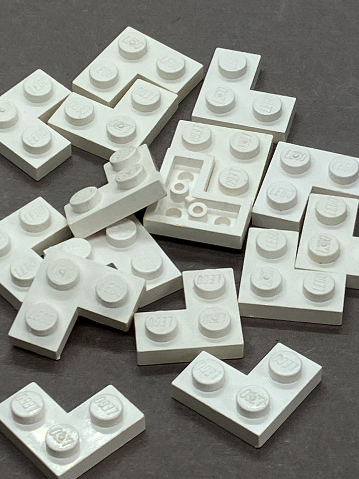 LEGO Part 2420 Plate 2x2 Corner (4pcs) - White Vintage | eBay