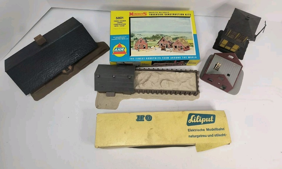 Vintage Model Railroad Set HO Train Set Tested Buildings Dual ...