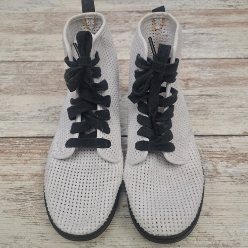 Women's Size 7 Waffle Knit Doc Dr. Martens White Fabric Soft Boot Shoe ...