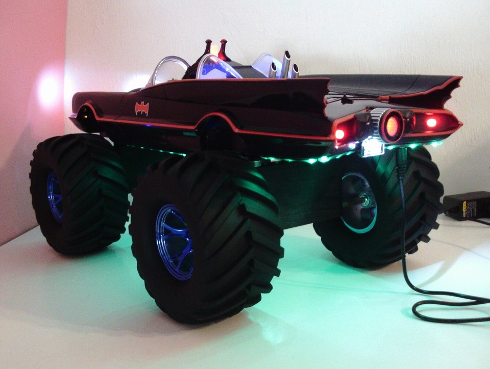 MATTEL TV CLASSICS 1966 BATMOBILE MONSTER CAR / ELEC, LIGHTS, SOUNDS ...
