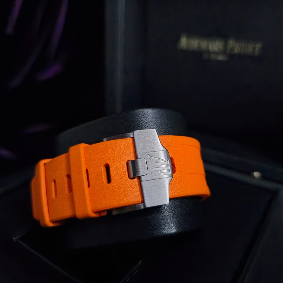 Audemars Piguet Royal Oak Offshore 42mm Orange Diver Chrono 26703ST.OO ...