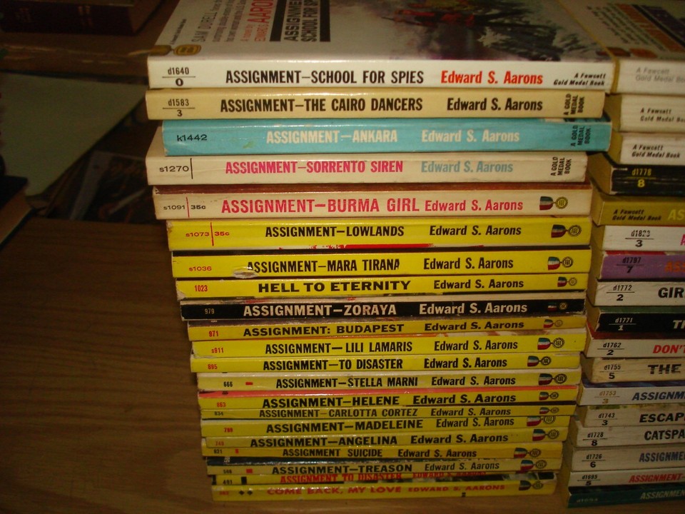Edward S. Aarons lot of 38 vintage paperbacks Gold Medal/Assignment/Sam ...
