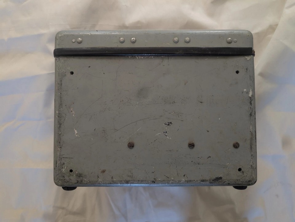 U.S. Navy Marine Coros. SG-117 URM-26B RF 115V 6 Band Signal Generator ...