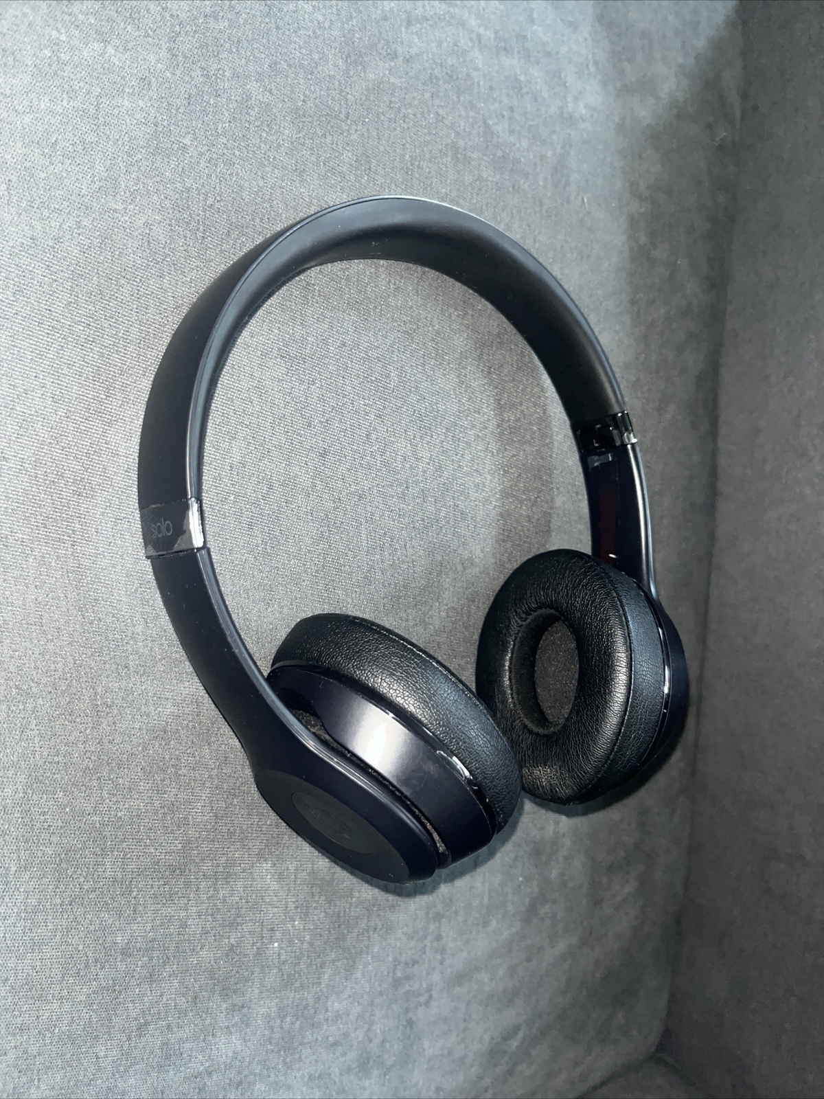 Beats by Dr. Dre Beats Solo3 Wireless On-Ear Headphones - Matte Black ...