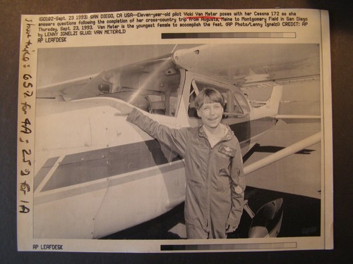 AP Wire Press Photo 1993 Victoria Van Meter Poses with her Cessna 172 ...