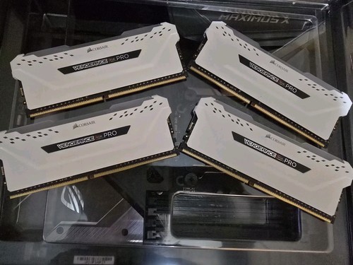 ASUS Maximus X Code Motherboard, i7 8700k CPU, Corsair Vengeance Pro ...