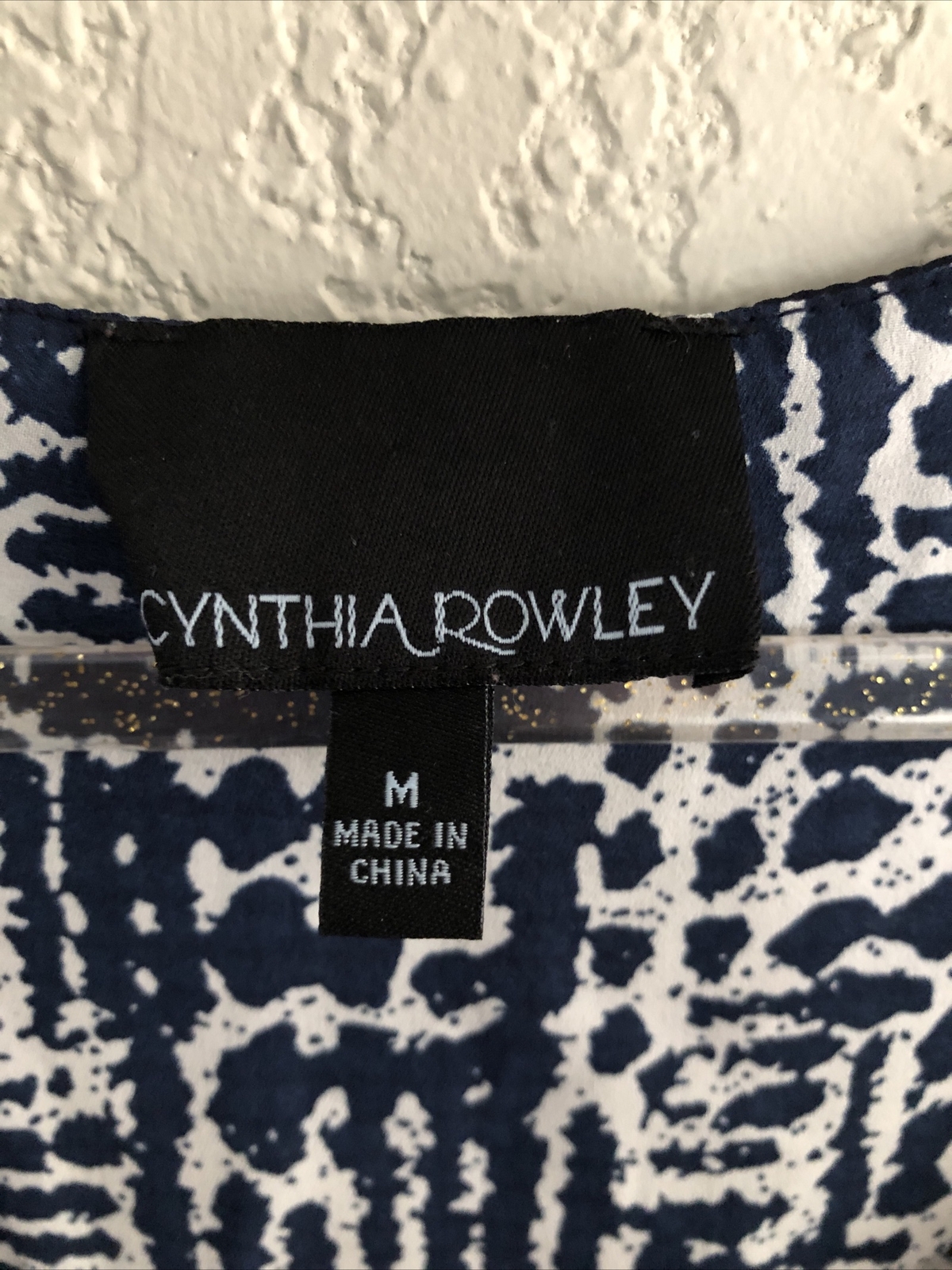 Cynthia Rowley Medium M batik print scalloped hem tiered blouse white ...