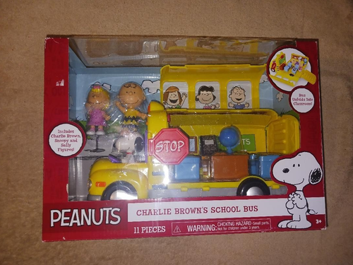 Charlie Brown's School Bus Peanuts Play set Toy New in box Snoopy Lucy ...