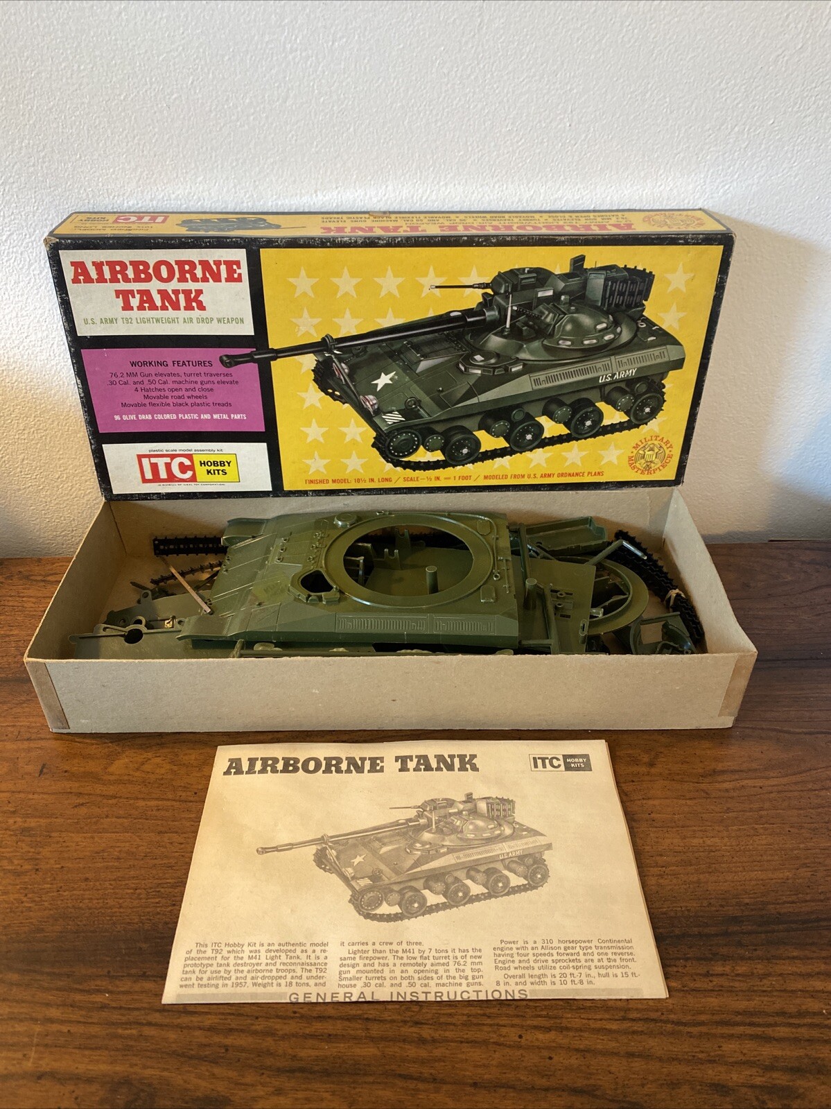 Vintage 1963 ITC Hobby Kits 3857-0 Airborne Tank Open Box Model Kit 1/ ...