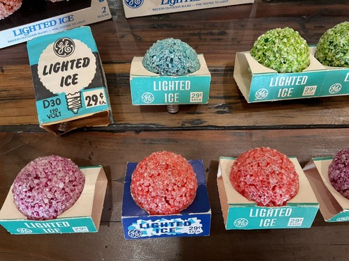Vtg GE Christmas Lighted Ice Snowball Light Bulbs, 25 Bulbs-working ...