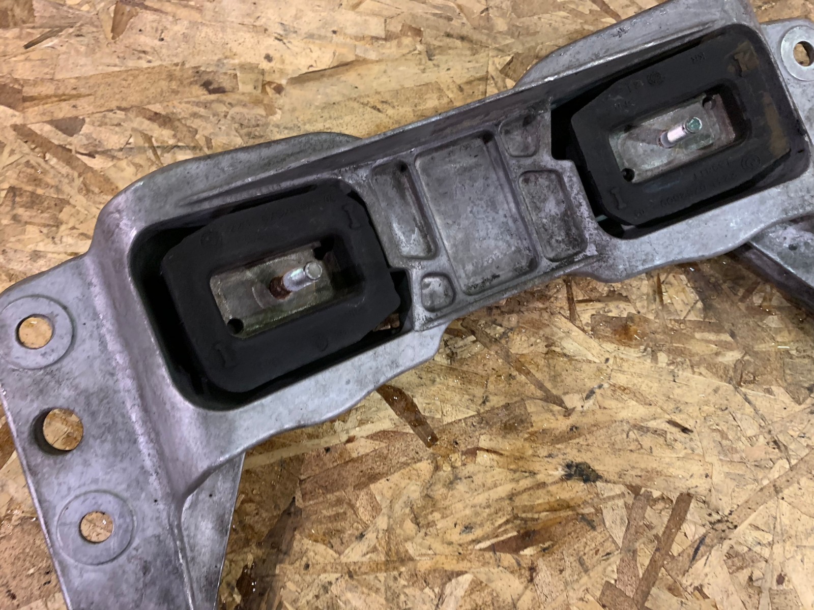 BMW 2004-2010 E60 E63 TRANSMISSION MOUNT BRACKET GEARBOX SUPPORT FRAME ...