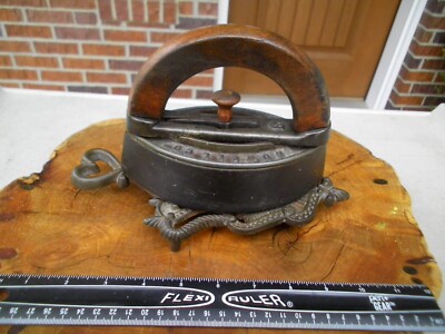Rare - 1800s Howell Co. Sad Iron w/ Wood Handle & Original Footed ...