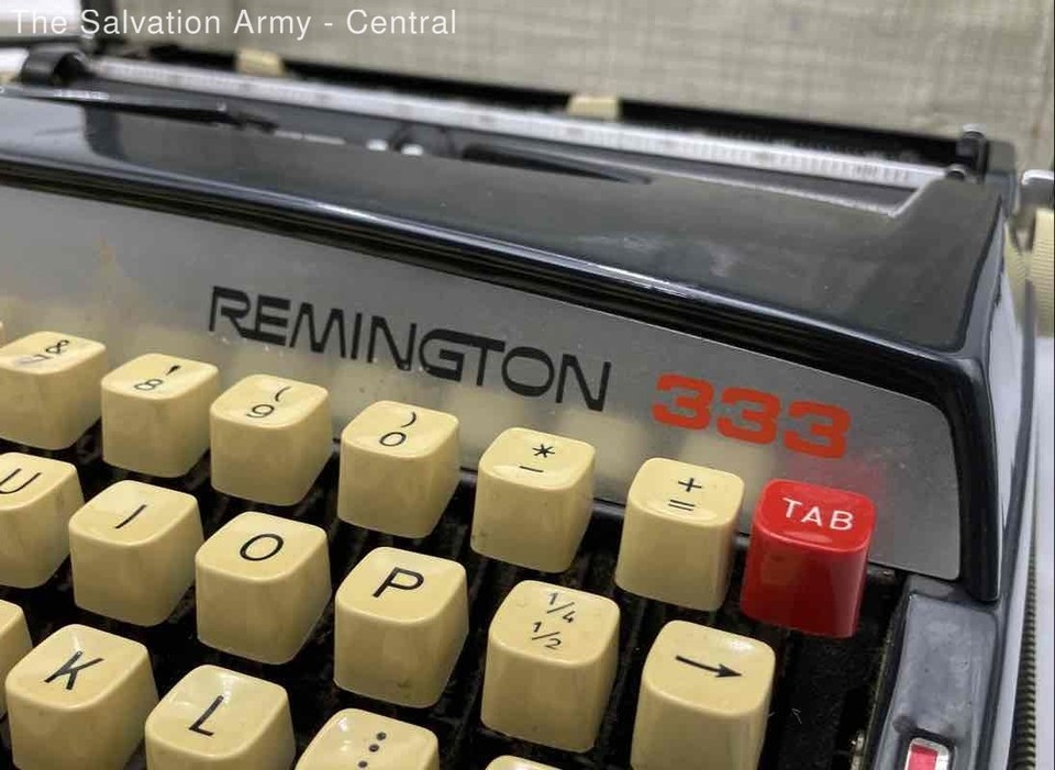 Remington 333 Retro Keys Manual Portable Typewriter With Travel Case | eBay