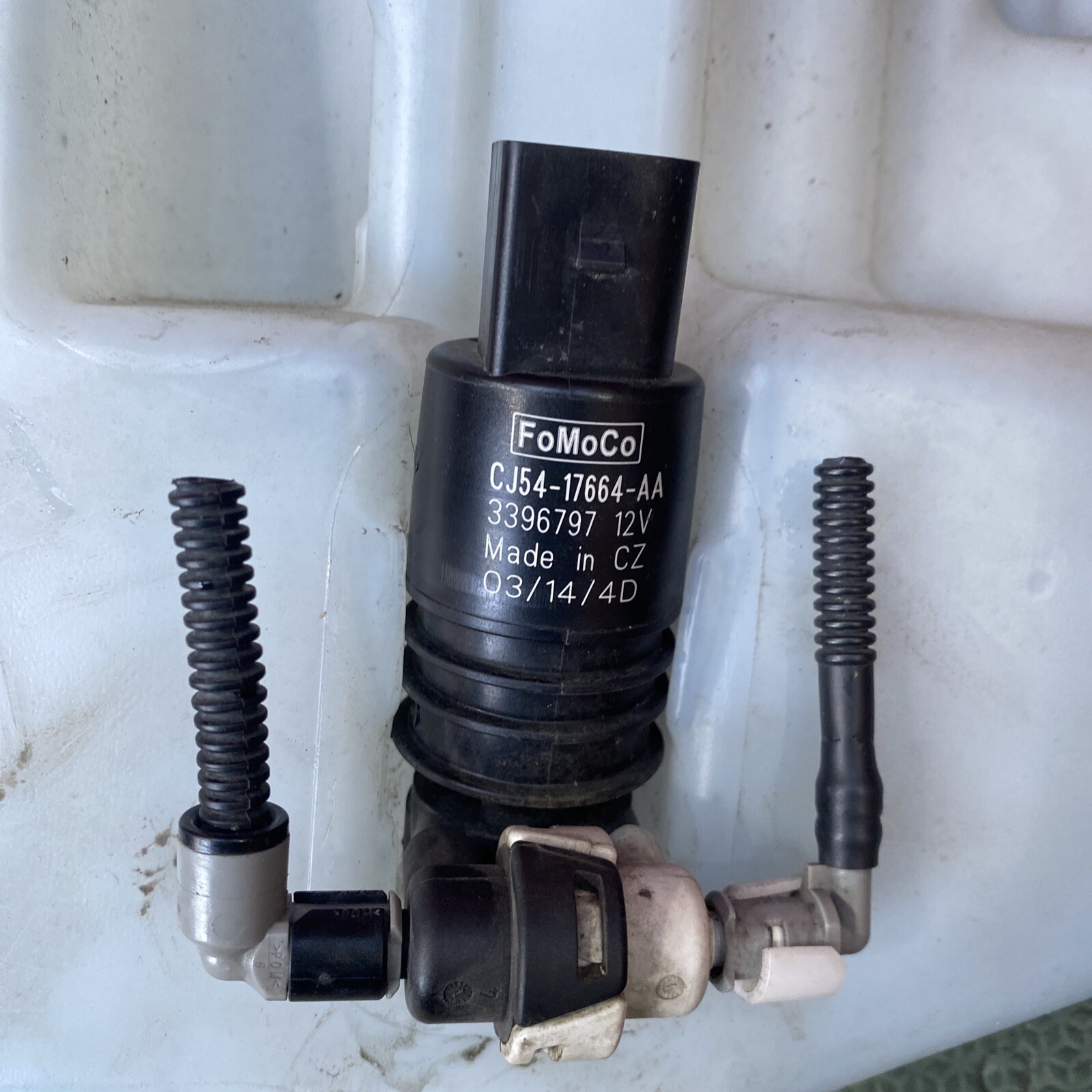 FORD KUGA MK2 WINDOW WASHER BOTTLE WITH PUMP CV4417B613AD 2012-2019 ...