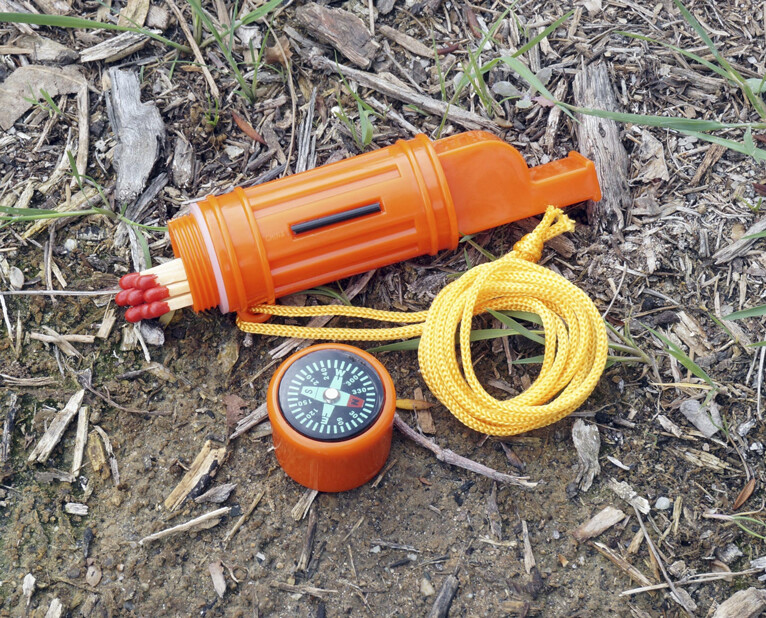 5-In-1 Emergency Survival Compass Whistle Fire Start Flint Signal ...