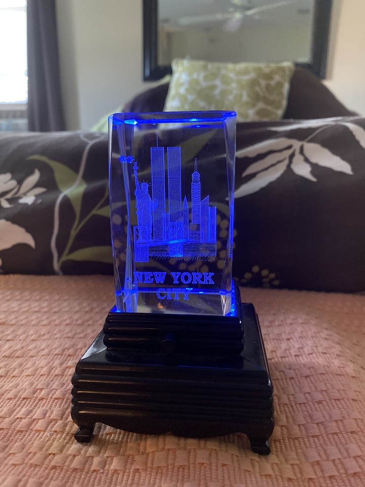New York City Twin towers laser cut etched crystal cube paperweight ...