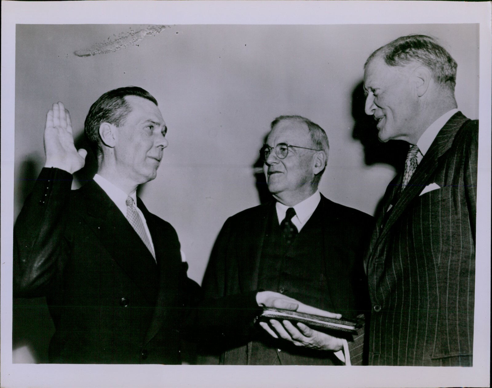 GA29 1953 Original Photo GEORGE V ALLEN TAKES OATH OF OFFICE As ...