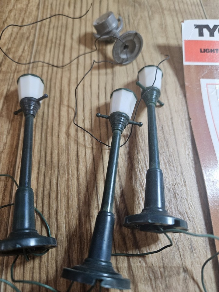 Tyco MOBILE SIGN NOS. Used Lamps Different Scale. One With Wires Work ...