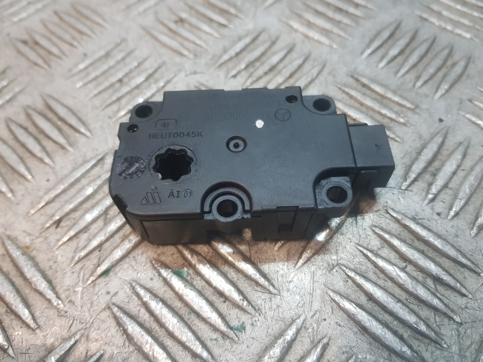 MERCEDES A CLASS W177 HEATER FLAP ACTUATOR A0999063502 | eBay