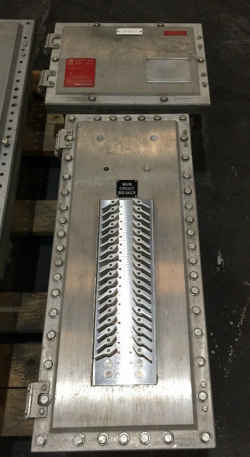 HOUSTON STOCK CROUSE HINDS D2LC336-36115 EXPLOSION PROOF PANELBOARD ...