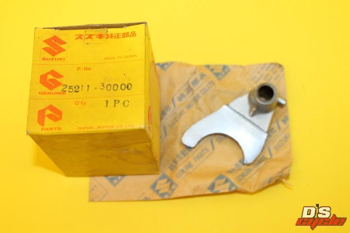 NOS Suzuki Transmission Shift Fork 1 1972 1973 TM250 71-73 TS250 25211 ...
