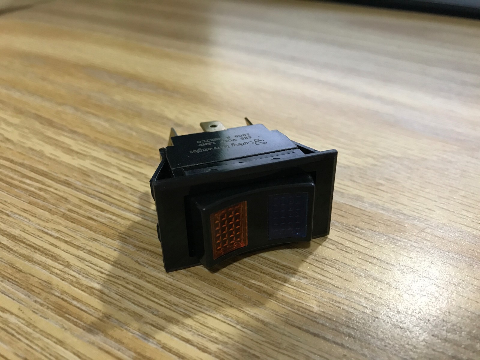 1PCS CARLING TECHNOLOGIES 125 VOLT LAMP Lighted Rocker Switch | eBay