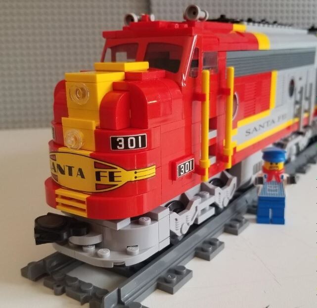 Custom Train Santa Fe F7 Engine A & B Units Red -PLEASE READ ITEM ...