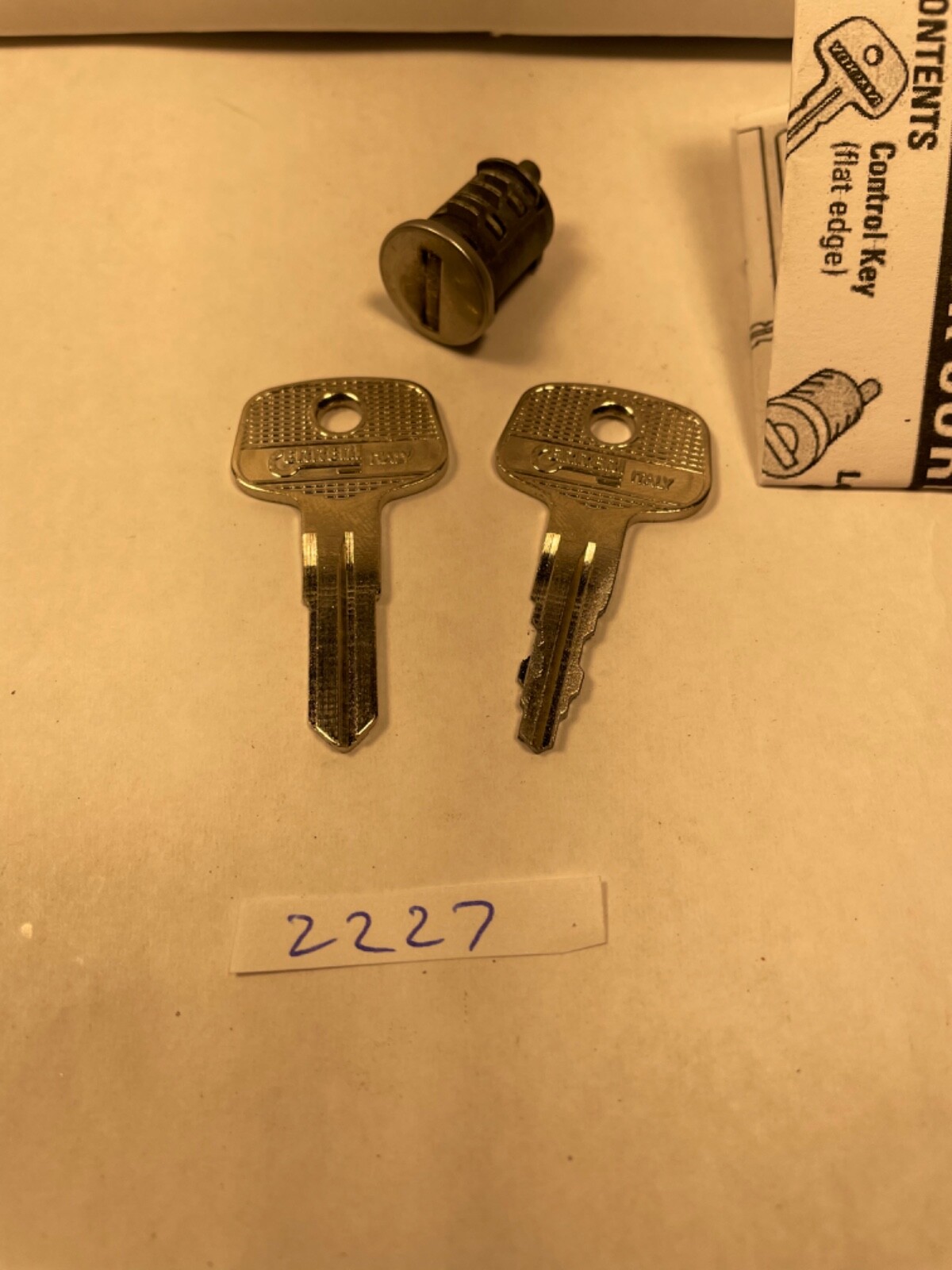 Yakima single lock core with lock & control key with instructions. GUC ...