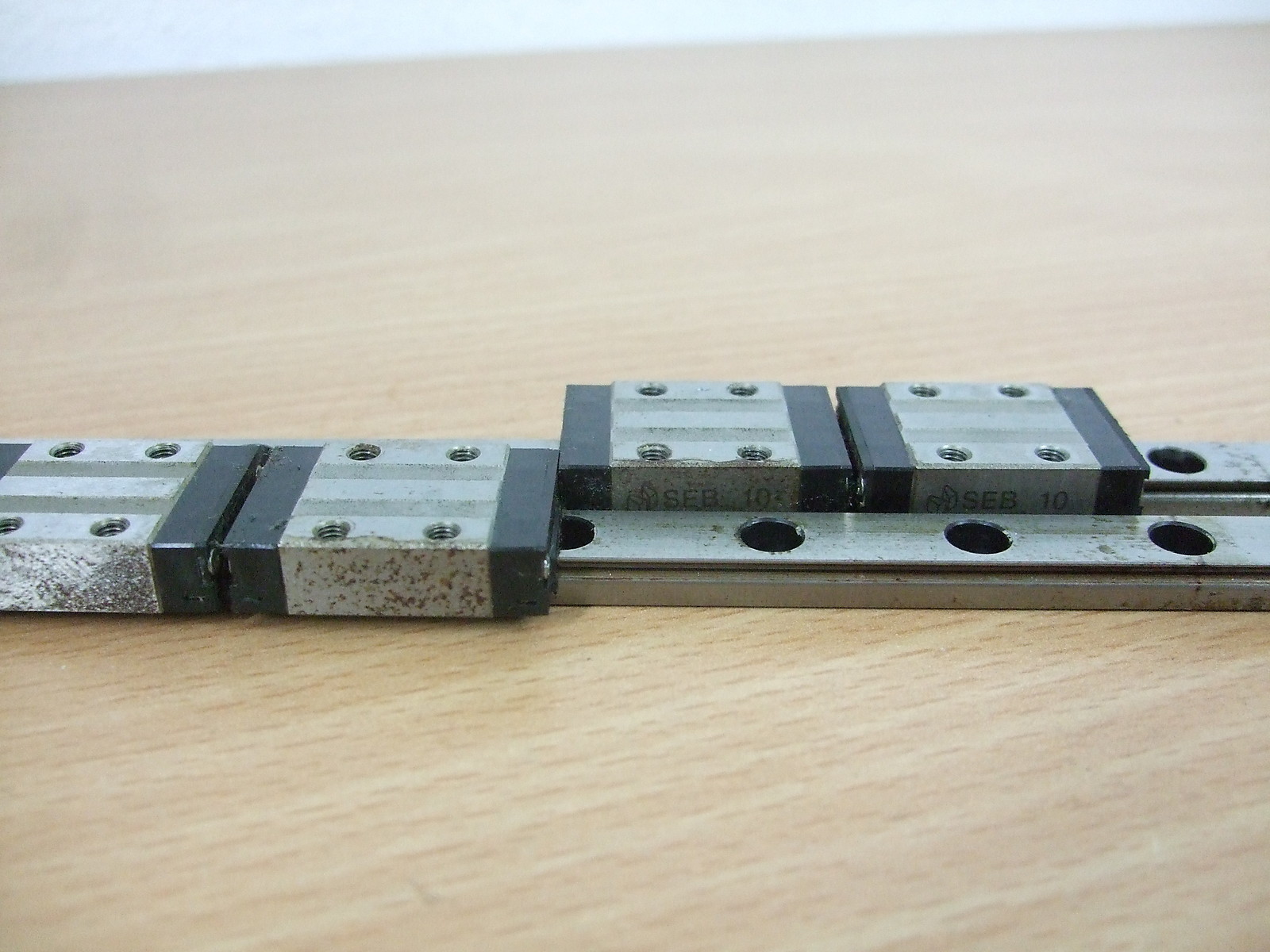 MISUMI SEB10 Linear Bearing Slide Guides Rail w/ bearing retainer 195mm ...