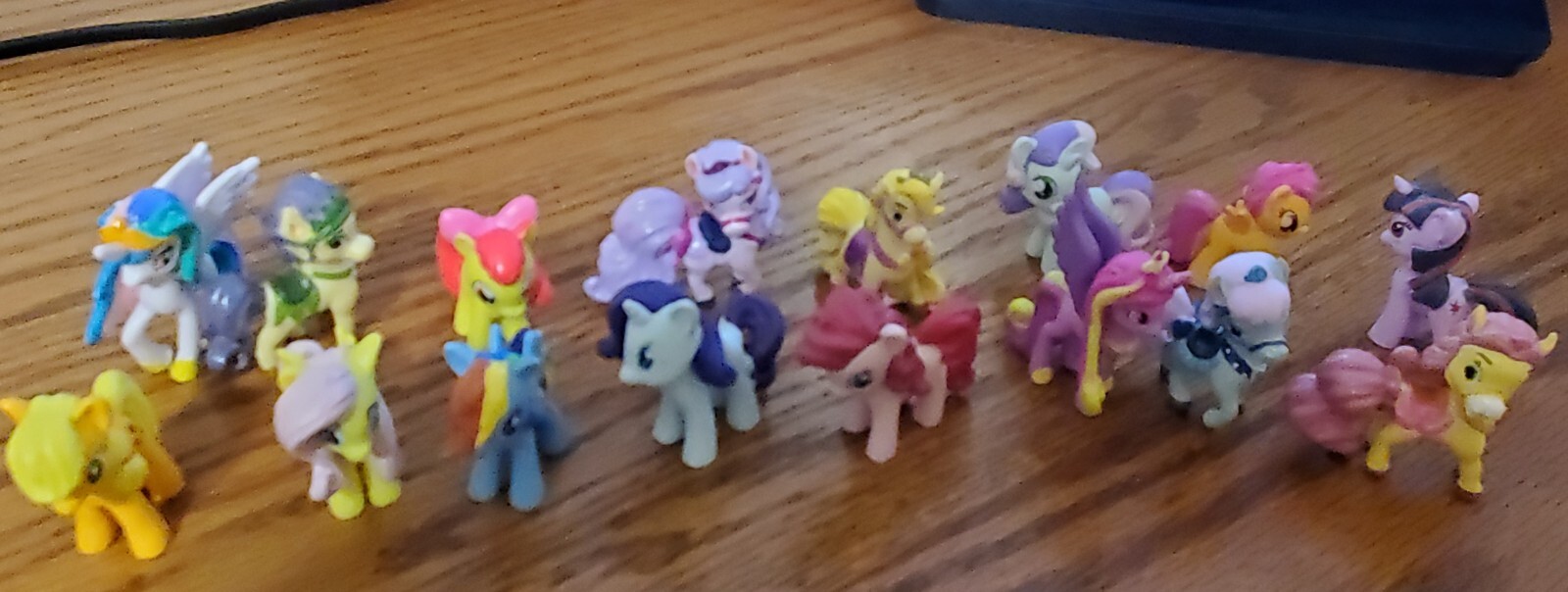 Lot of 16 My Little Pony Mini Figures Hasbro