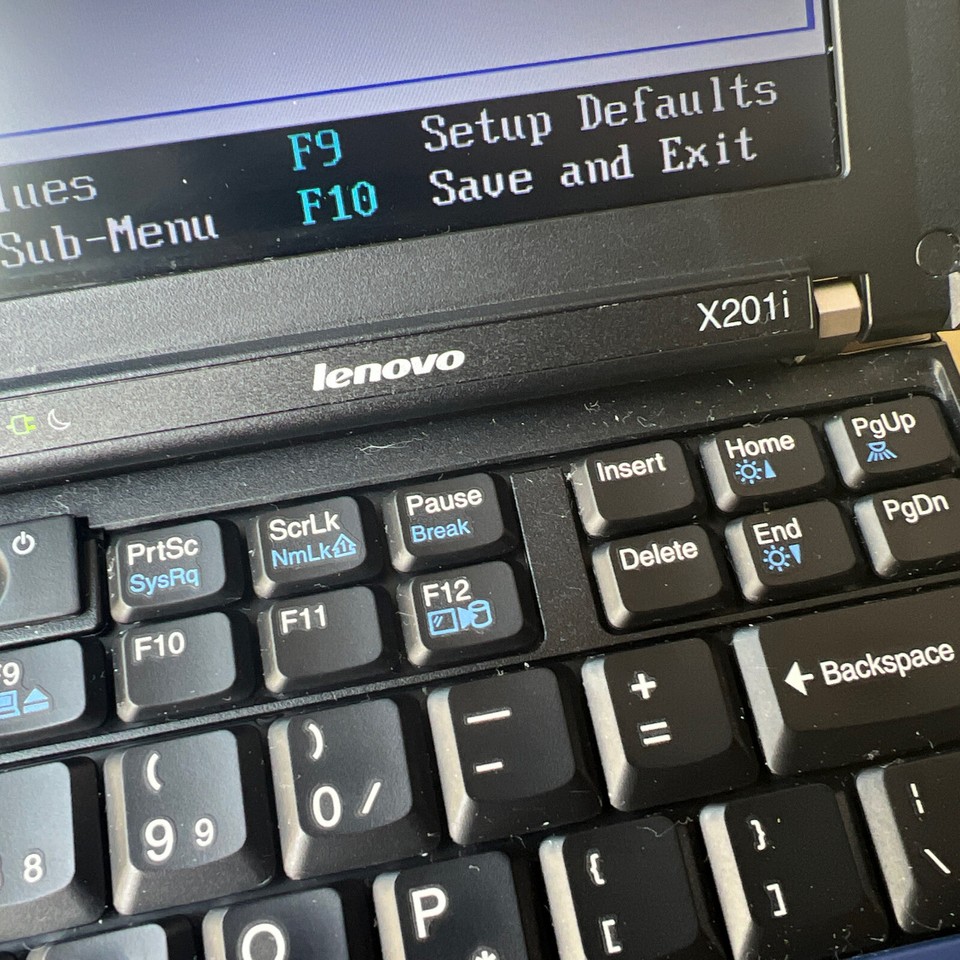 Lenovo Thinkpad X201i Intel Core i3 M330 @ 2.13GHz 2GB RAM 0GB HDD BIOS ...