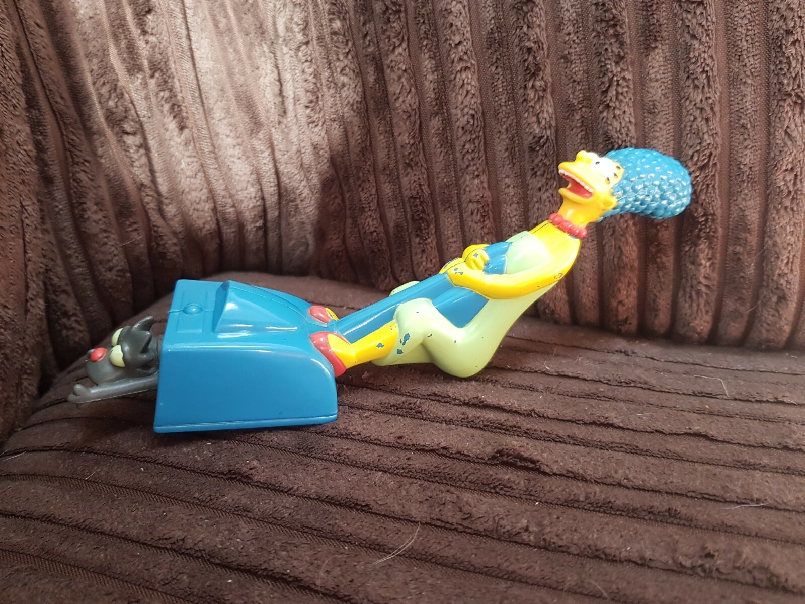 BURGER KING 1998 THE SIMPSONS MARGE SIMPSON WITH VACUUM SNOWBALL PULL ...