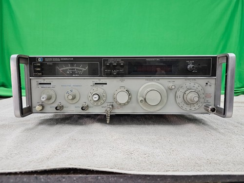 HP 8640B Signal Generator no options | eBay