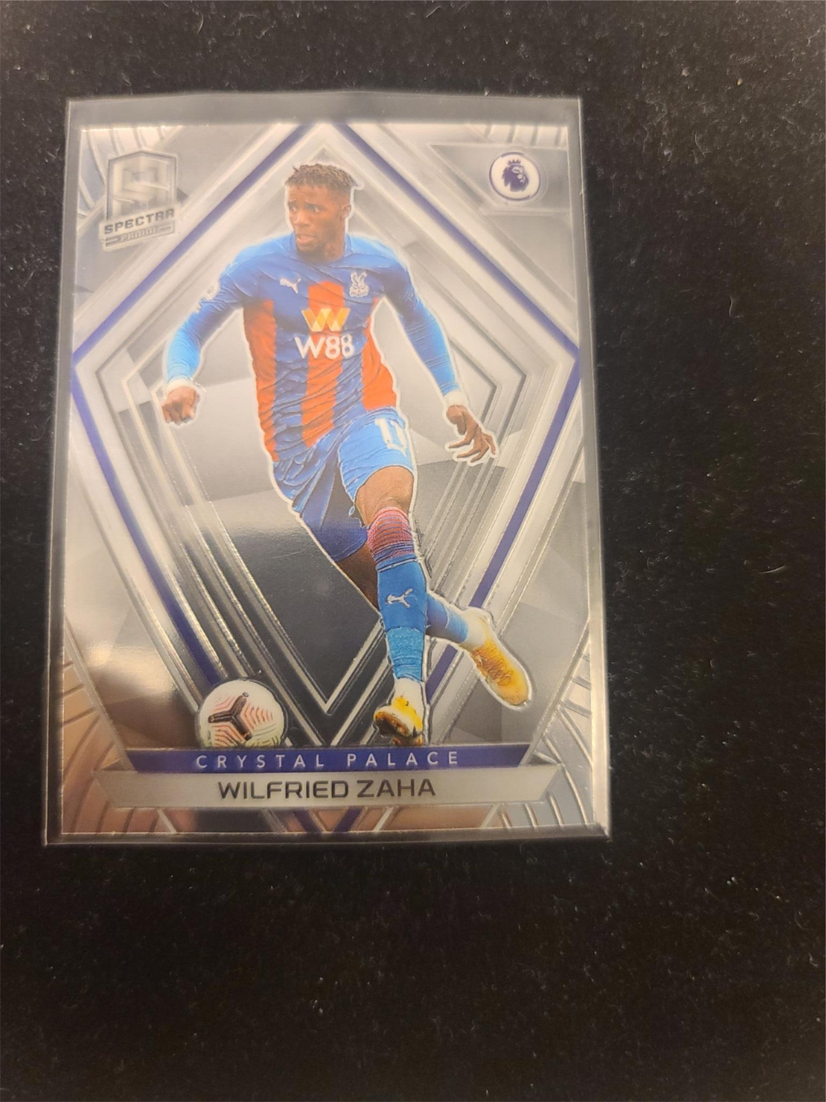 2020-21 Chronicles Spectra #15 Wilfried Zaha Crystal Palace Soccer Card ...