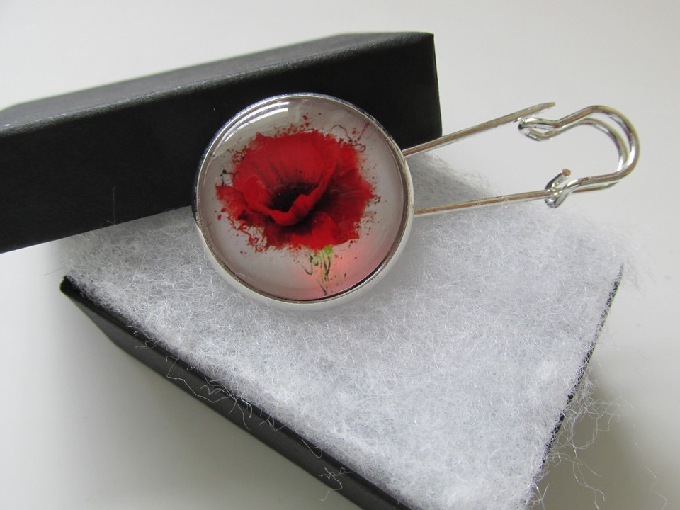 Silver Plated Red Poppies Flower Safety Scarf Shawl Kilt Pin Brooch UK ...