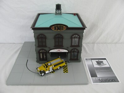 MTH Railking O/O-27 Scale Operating Firehouse Station #30-9112 Works ...